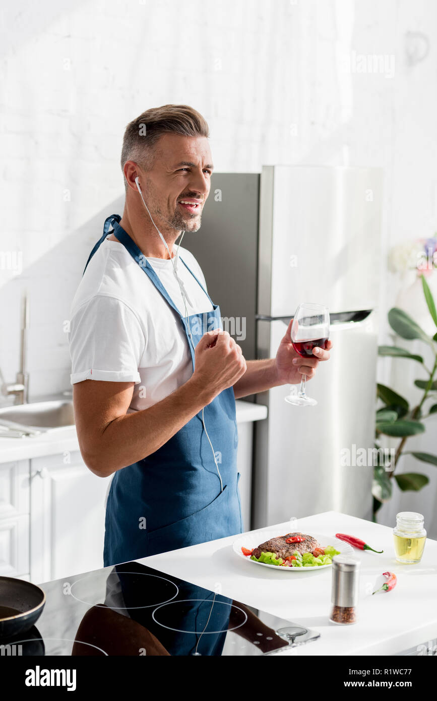 Man listening to music wine hi-res stock photography and images - Alamy