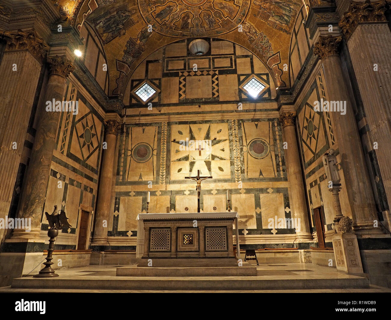 the apse lectern & altar of the renaissance Baptistery of San Giovanni ...
