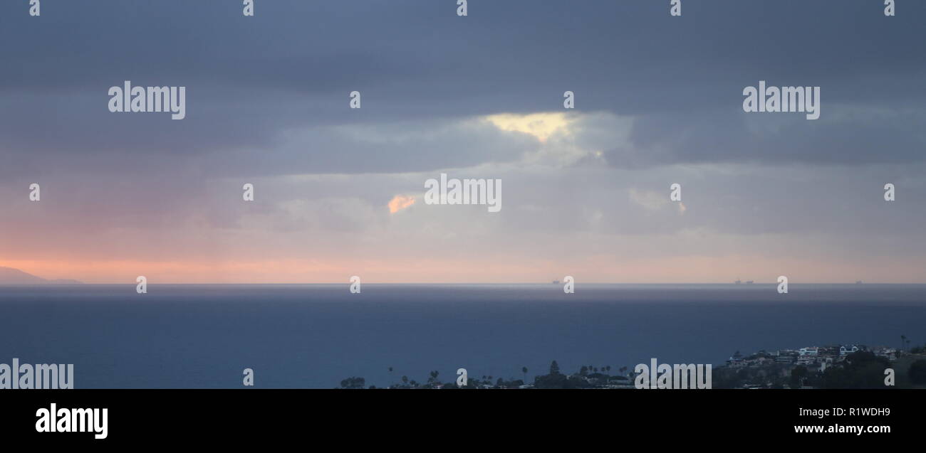 Crepuscular light hi-res stock photography and images - Alamy