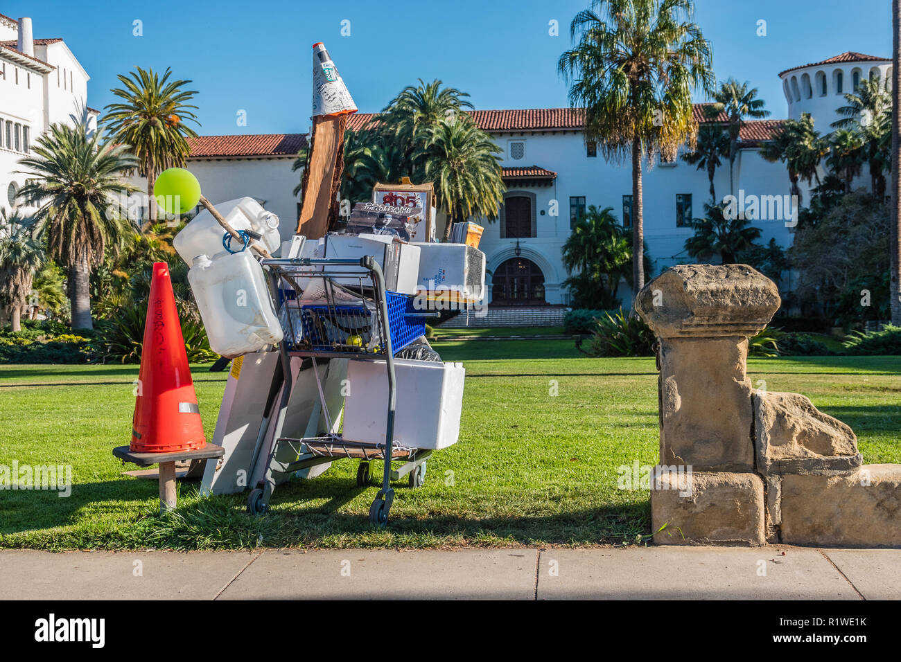 Homeless person belongings hi-res stock photography and images - Alamy