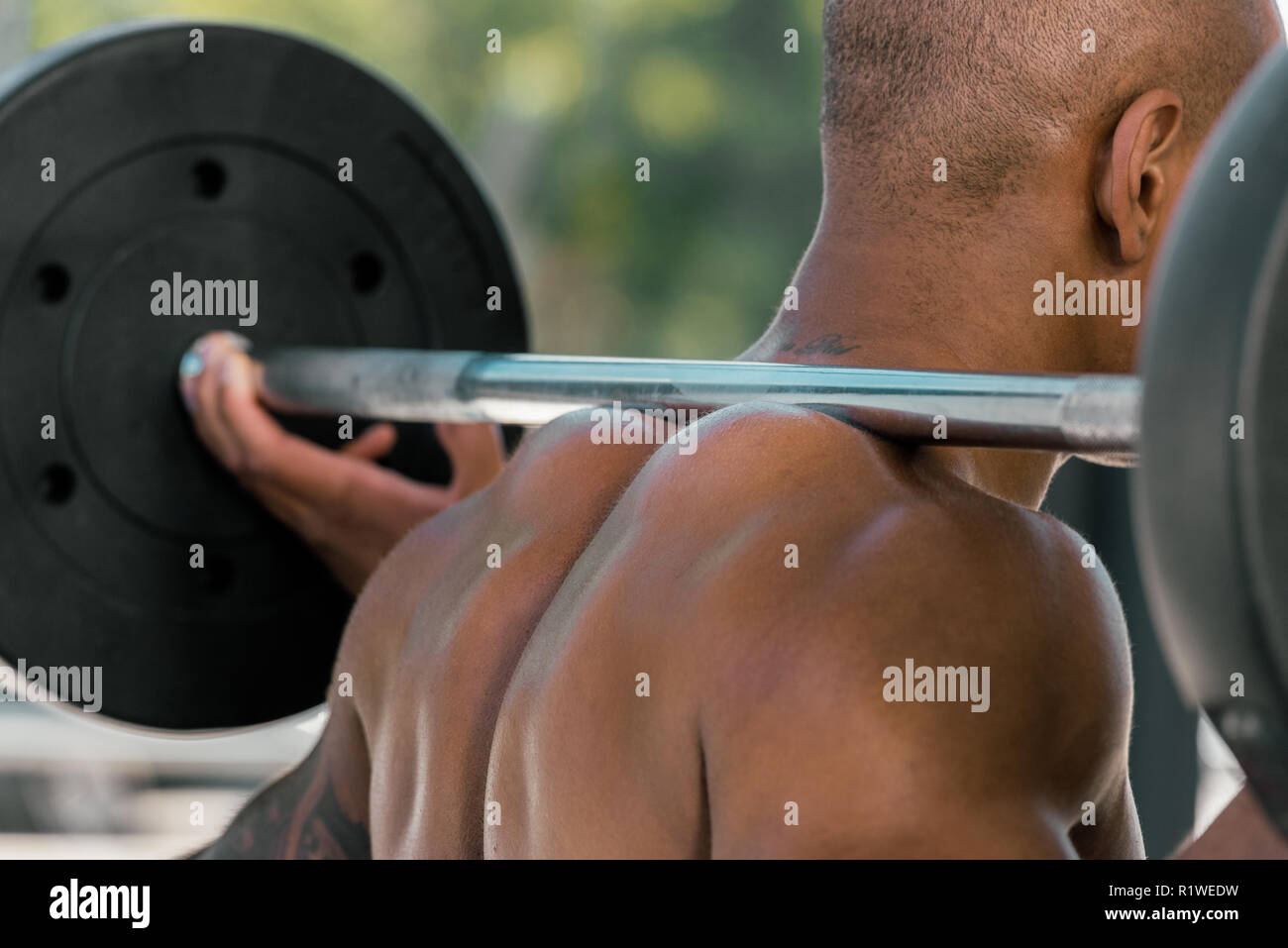 African american working out at the gym hi-res stock photography and ...