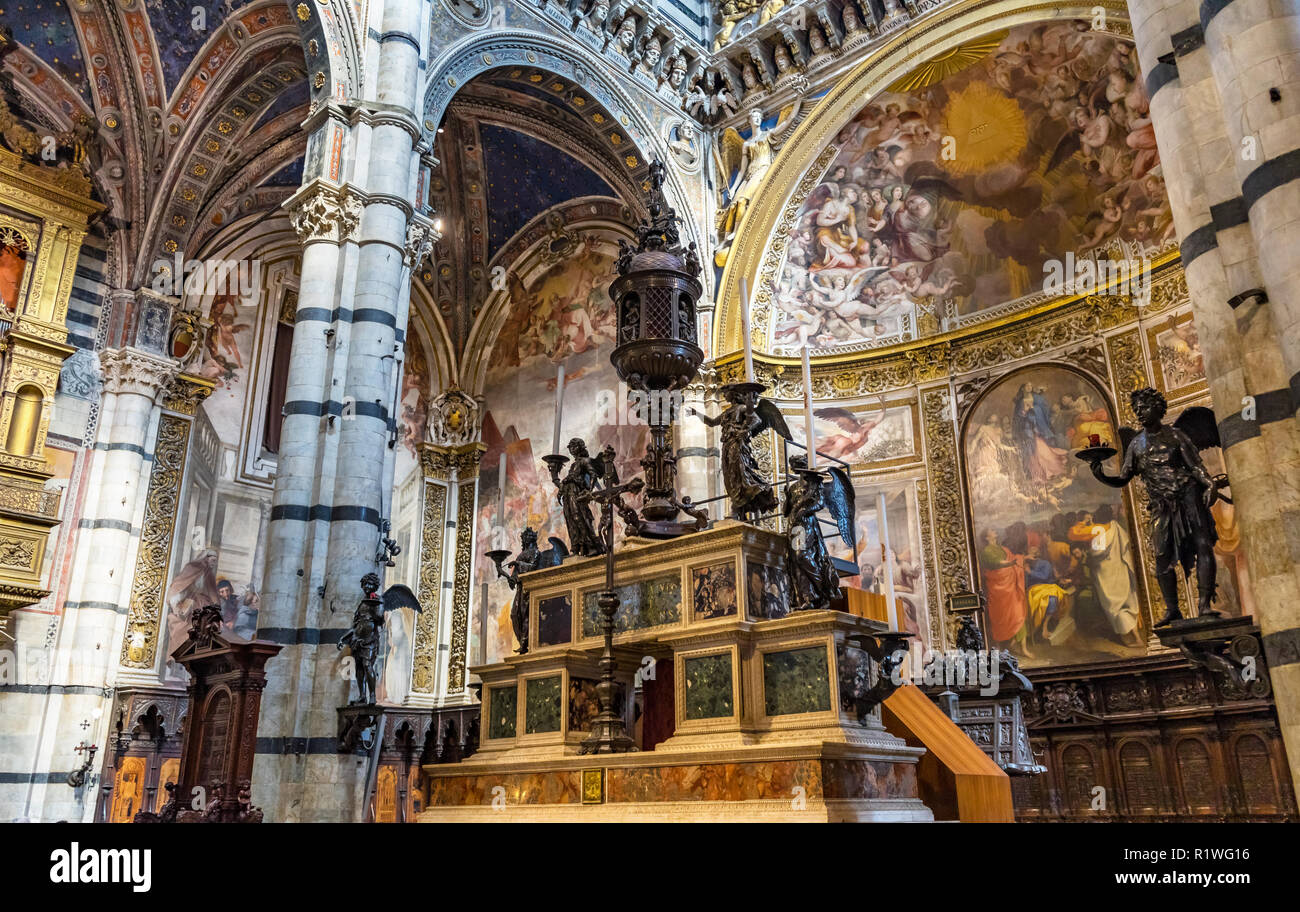 Basilica Stained Glass Cathedral Church Siena Italy. Cathedral ...