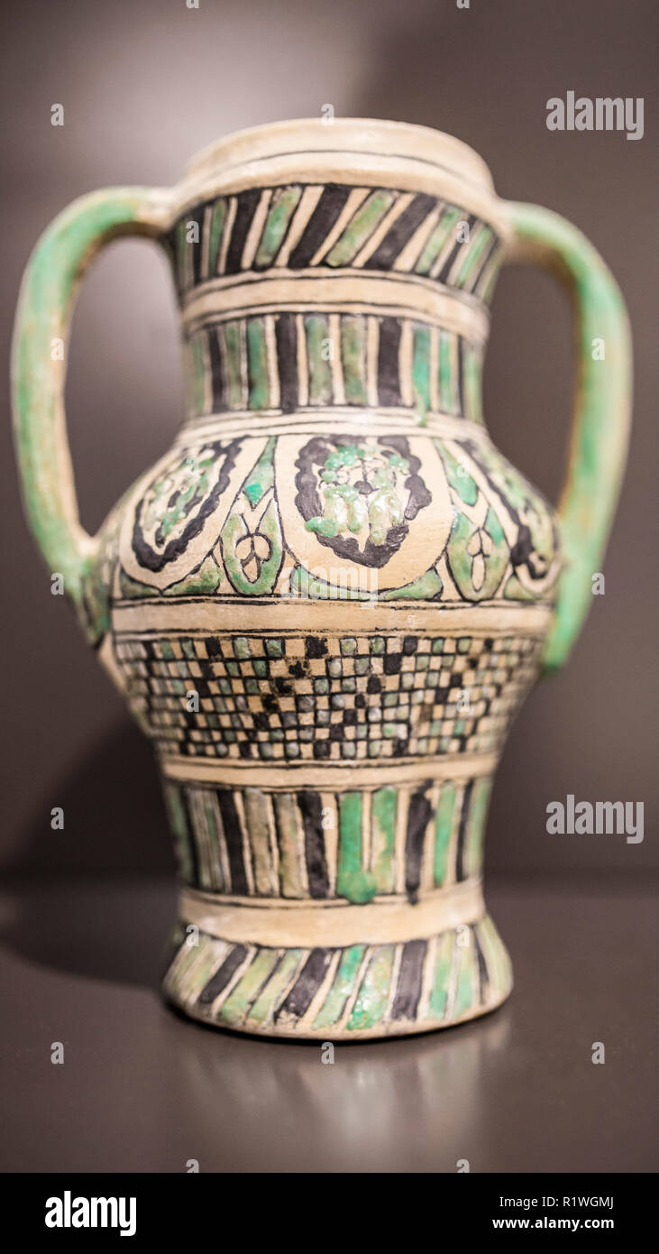 Moorish pottery hi-res stock photography and images - Alamy