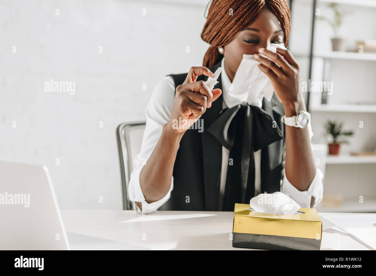 Tissues office hi-res stock photography and images - Alamy