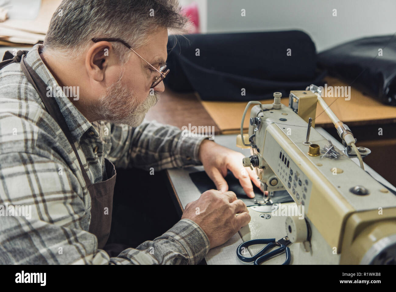 Work sewing machine side view hi-res stock photography and images - Alamy