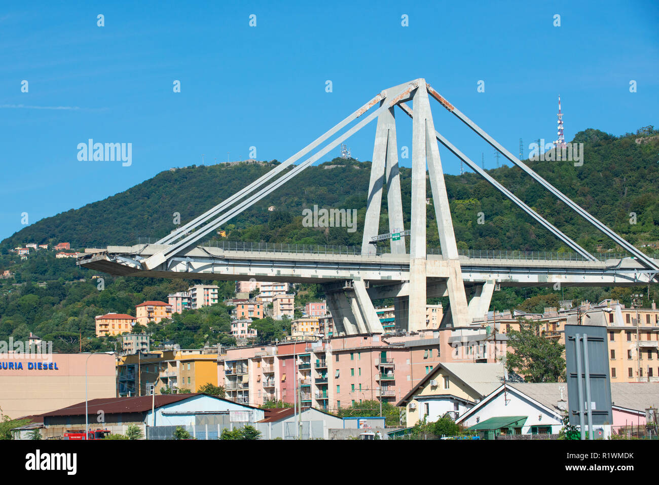 Ponte morandi collapse hi-res stock photography and images - Alamy
