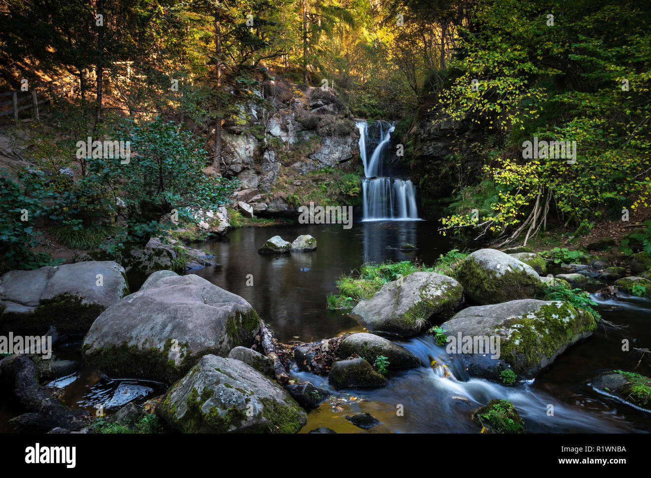 Linn falls aberlour hi-res stock photography and images - Alamy