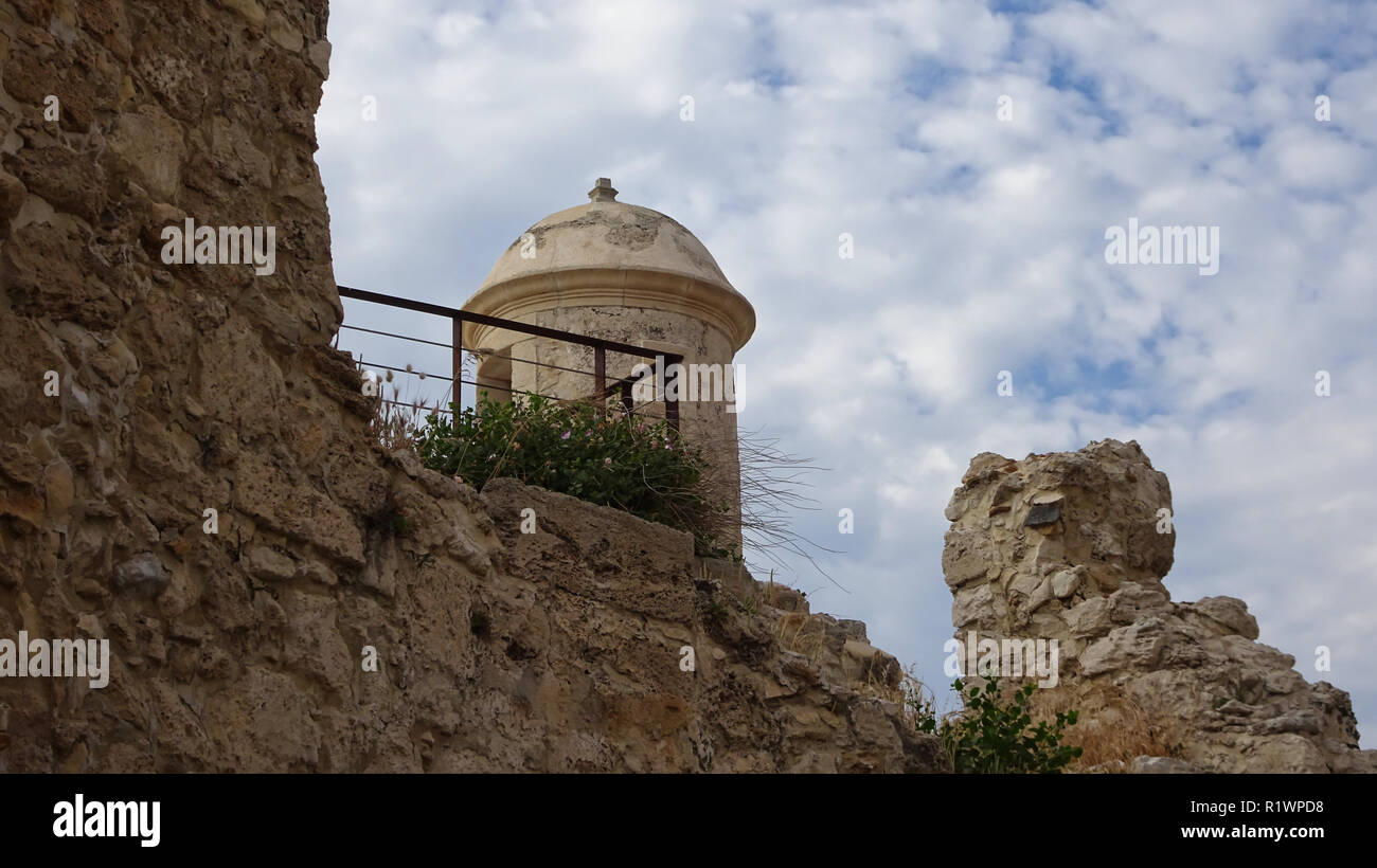 Round watchtower hi-res stock photography and images - Alamy
