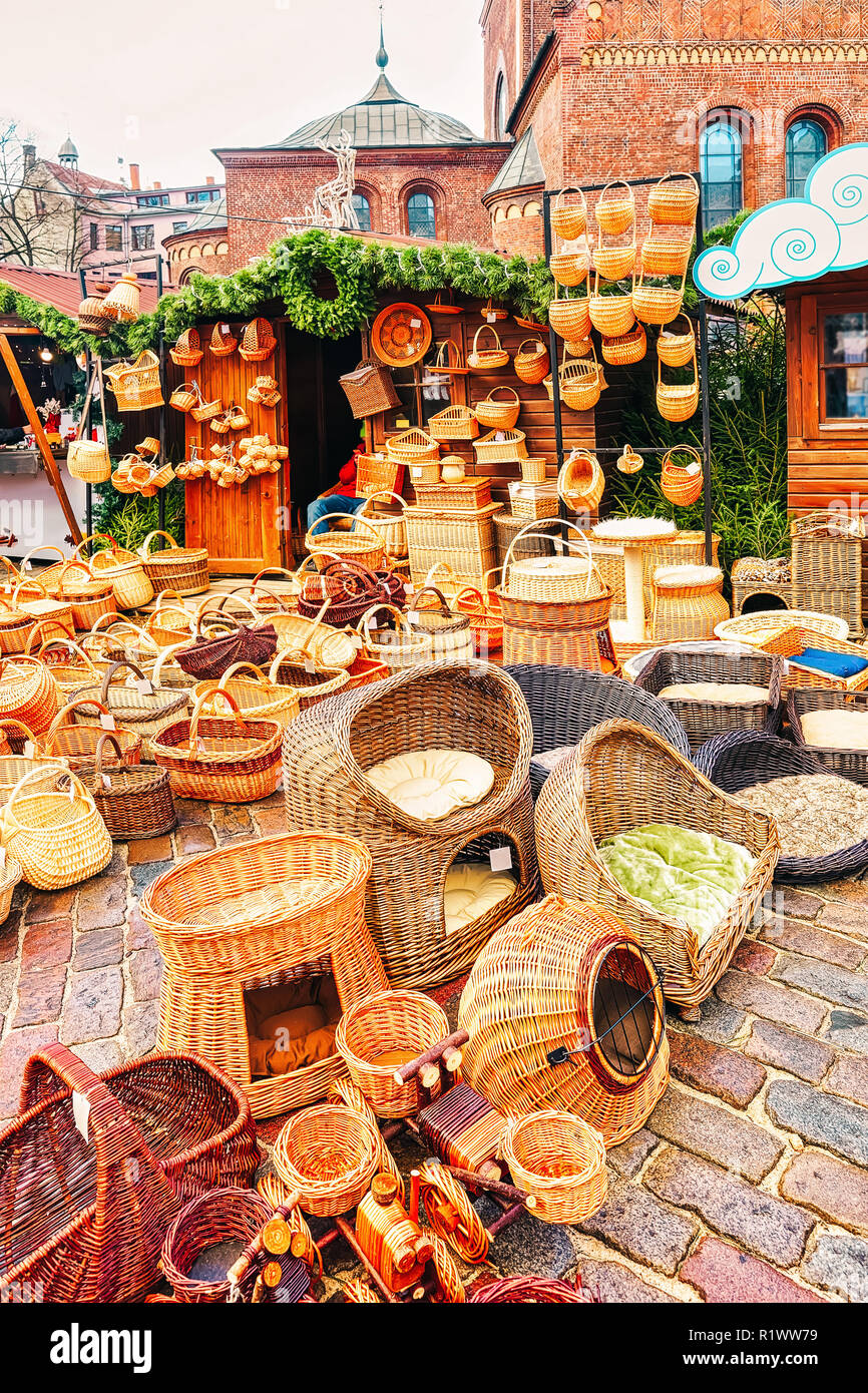 Straw kiosk hi-res stock photography and images - Alamy