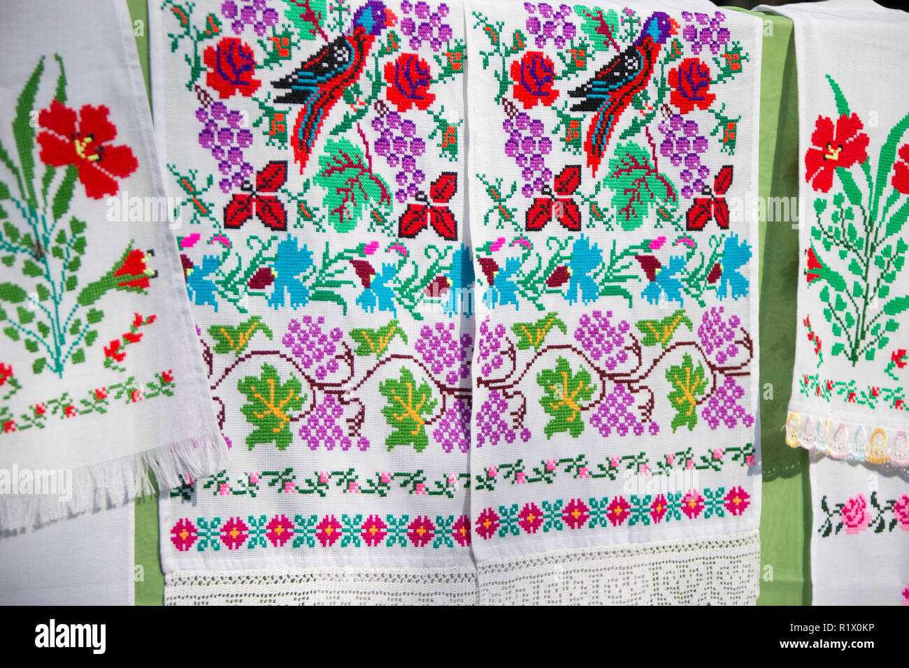 Embroidered birds hi-res stock photography and images - Alamy