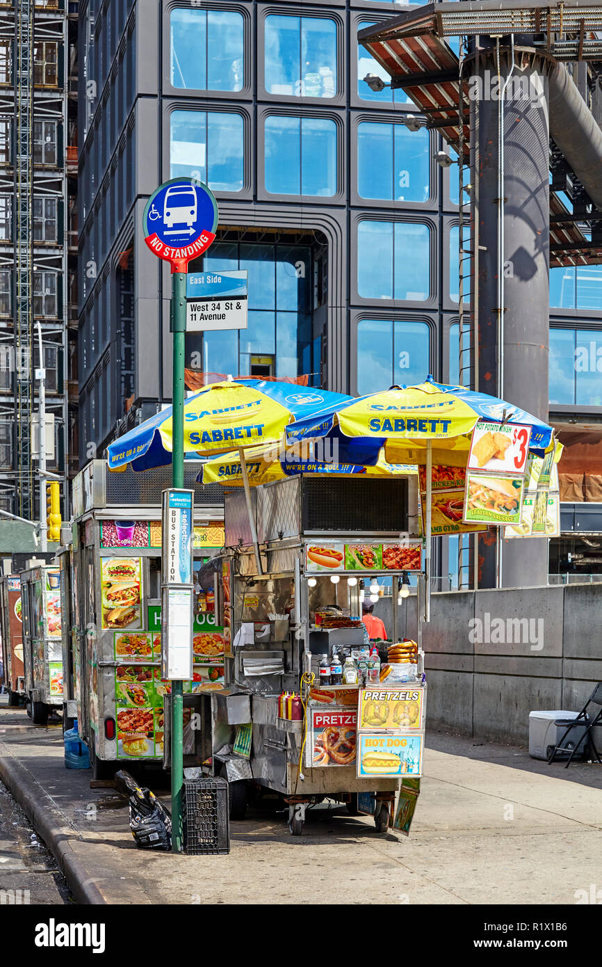 New York, USA - June 28, 2018: Food cart stand in downtown New York at ...