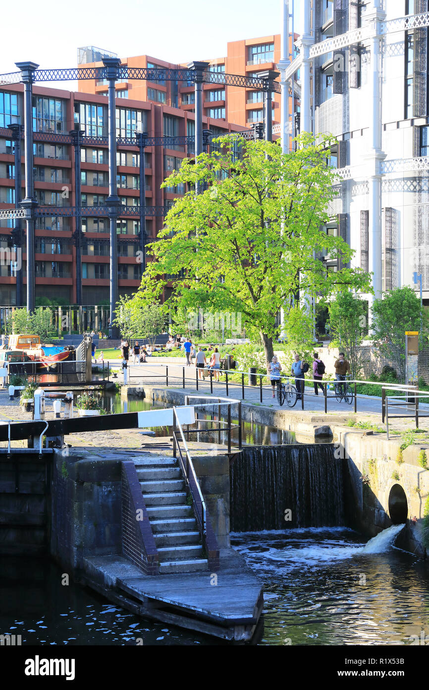 St Pancras Lock on Regents Canal in front of the Gasholder apartments ...