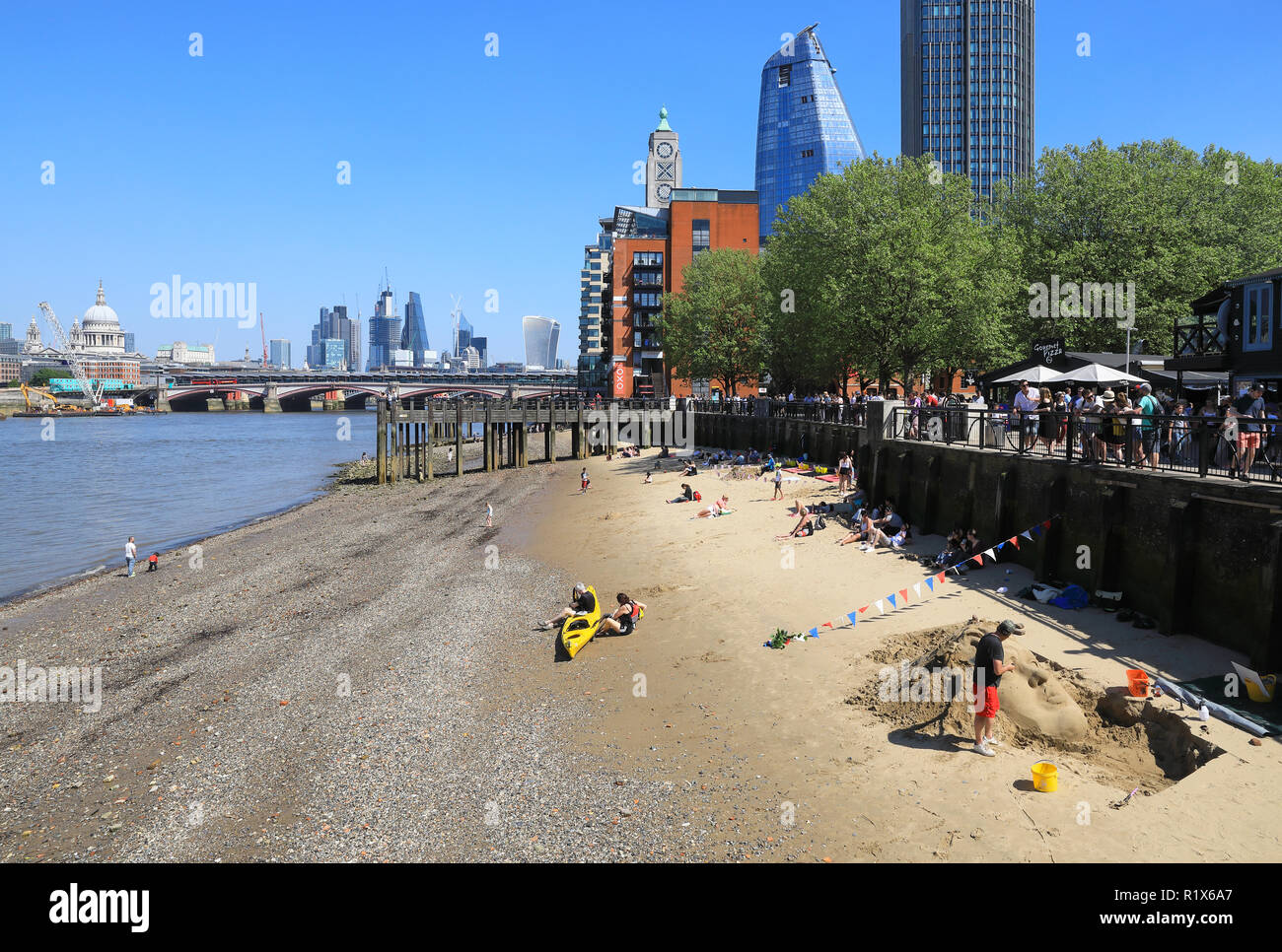 Gabriel's beach on the River Thames, on the South Bank by the Oxo Tower ...