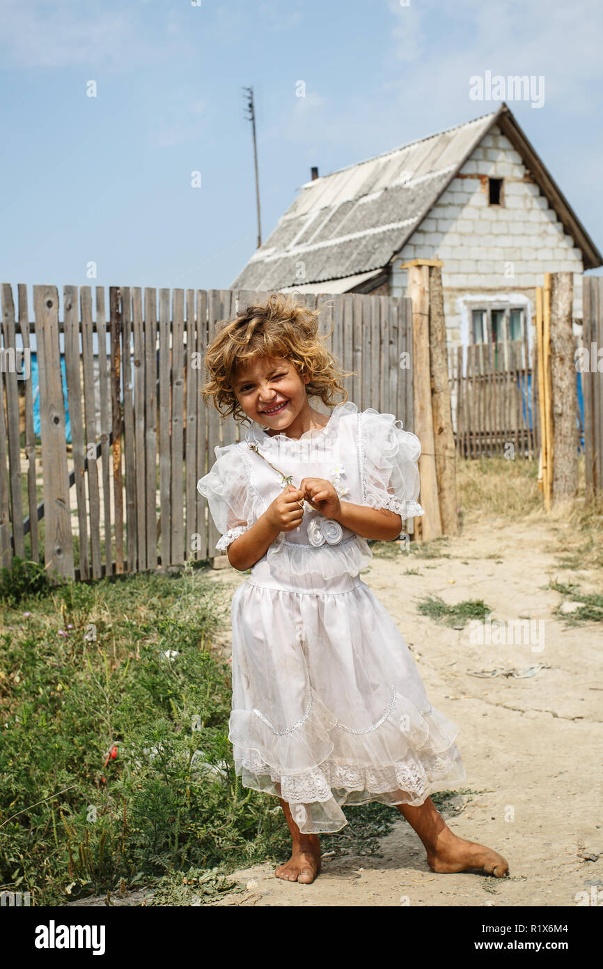 Romani gypsy girl hi-res stock photography and images - Alamy