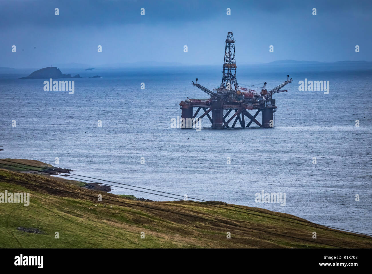 Oil platform at Shetlands Stock Photo - Alamy