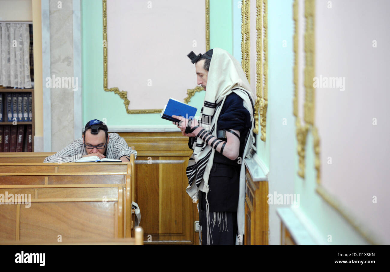 May 1, 2014 - Donetsk, Ukraine: Jewish people pray in the Donetsk ...