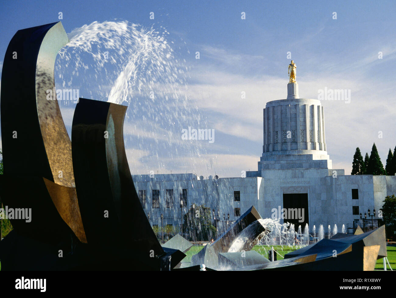 Oregon State Capitol Grounds, Salem, OR, USA Stock Photo - Alamy