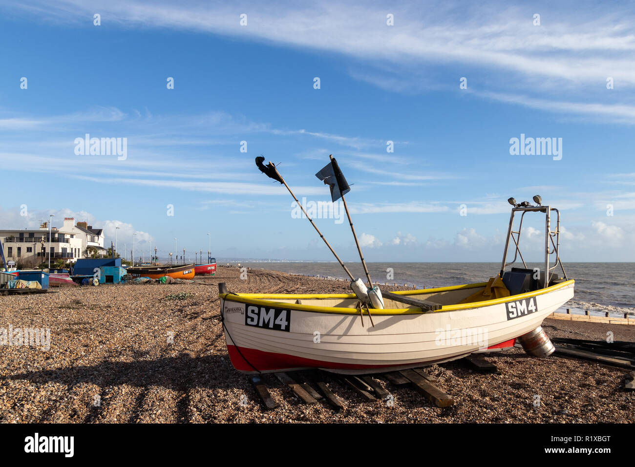 Beached boats autumn blue sky hi-res stock photography and images - Alamy