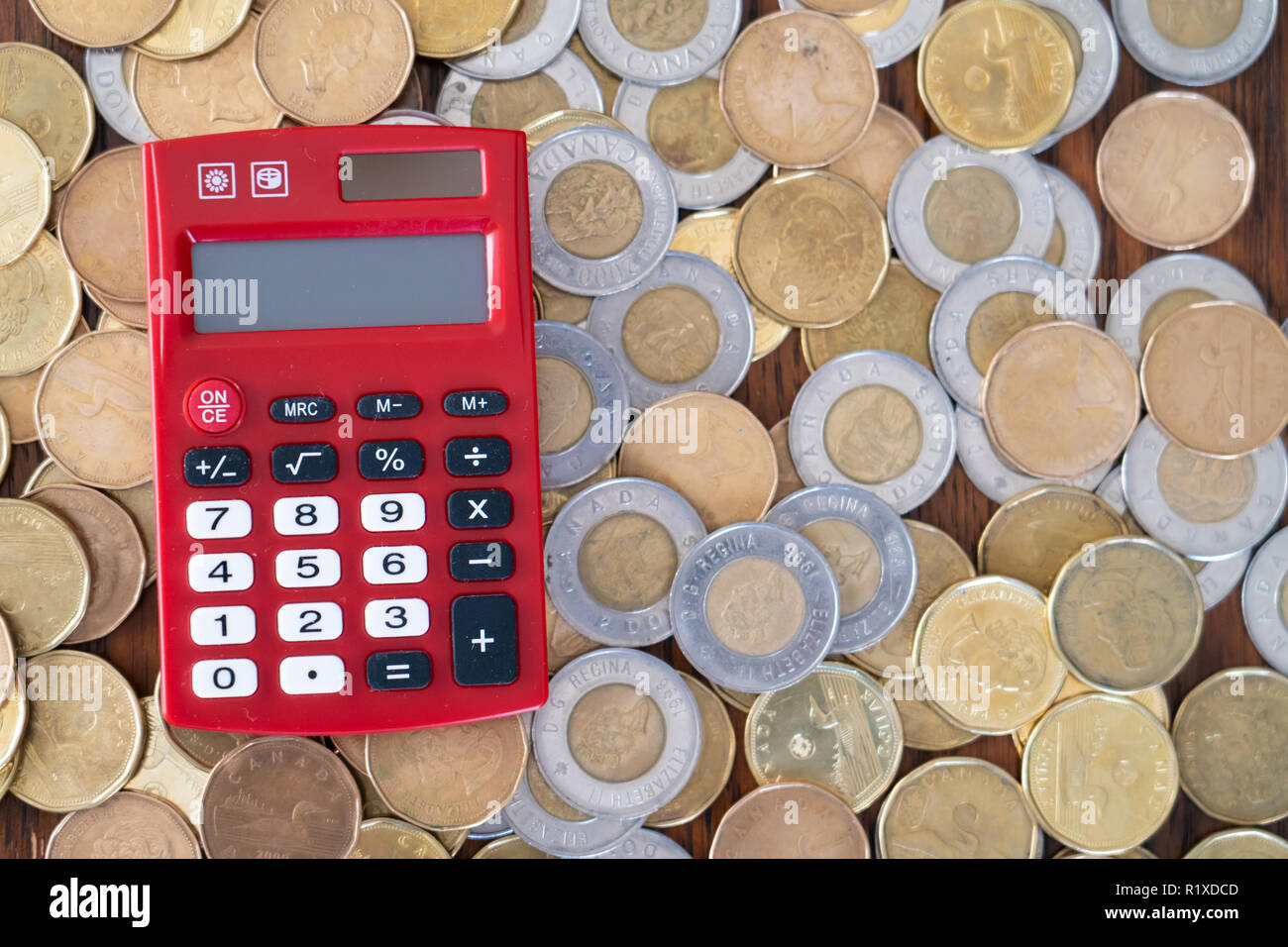 Red calculator hi-res stock photography and images - Alamy