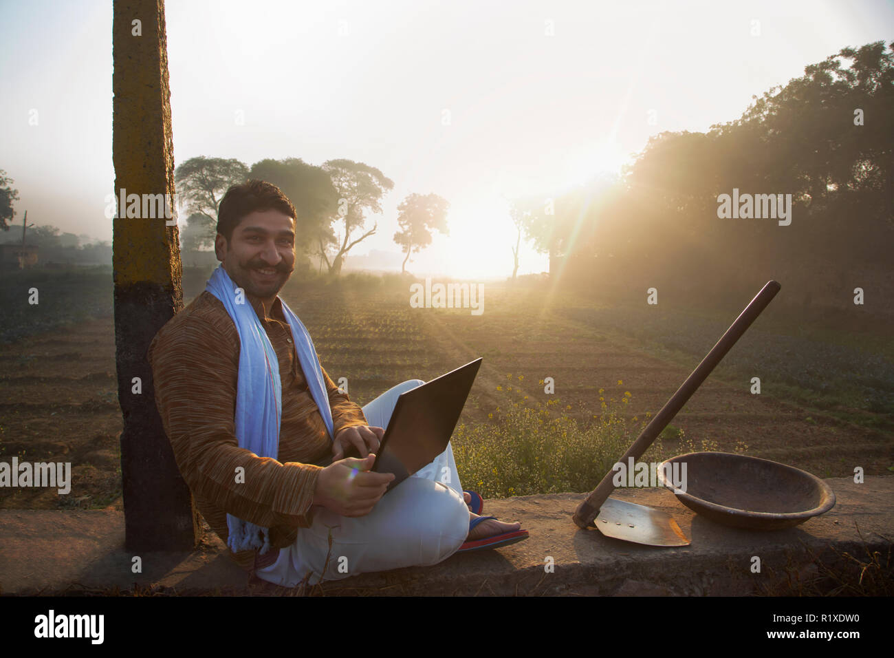 Using spade hi-res stock photography and images - Alamy