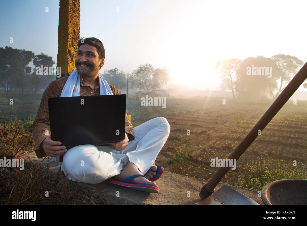 Using spade hi-res stock photography and images - Alamy