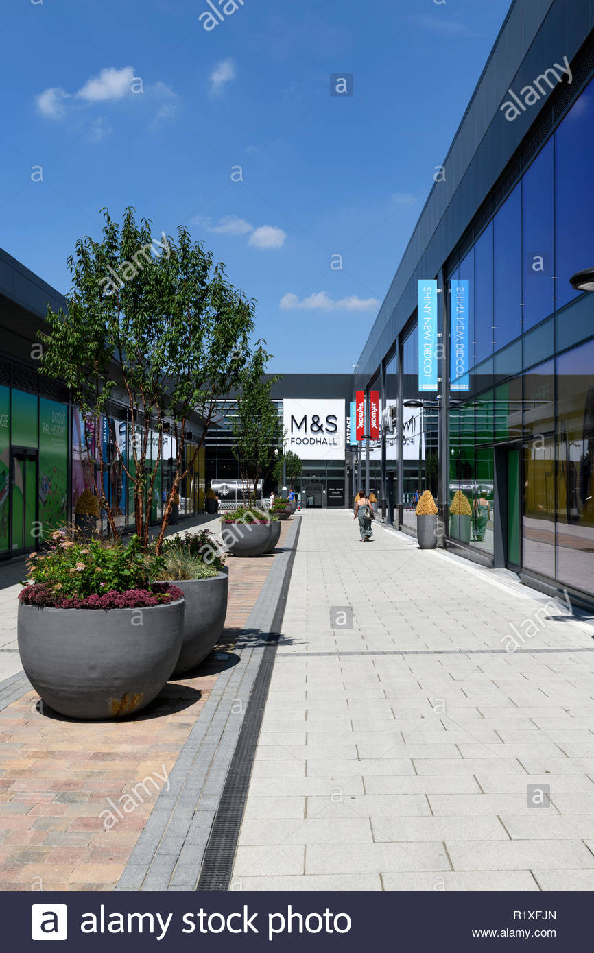 Didcot Town Center High Resolution Stock Photography and Images - Alamy