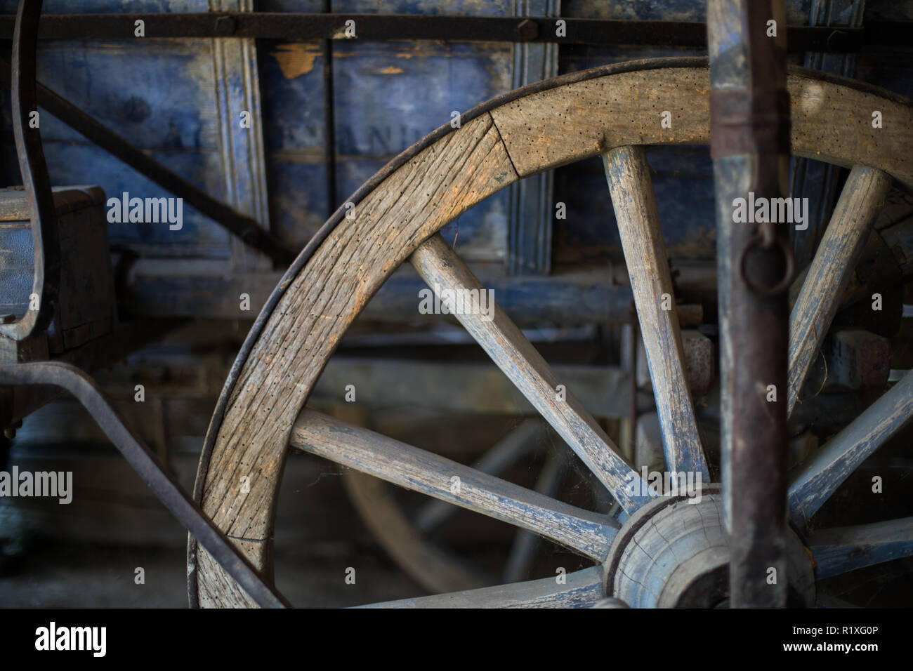 Color image of a old wooden cart wheel Stock Photo - Alamy