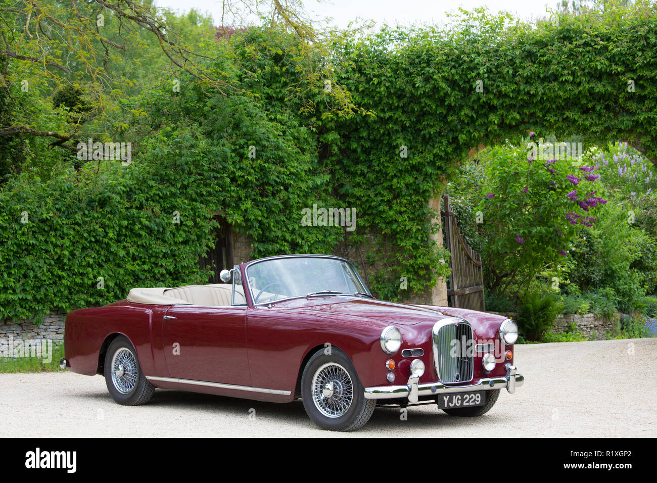 Classic British Cars Stock Photos & Classic British Cars Stock Images ...