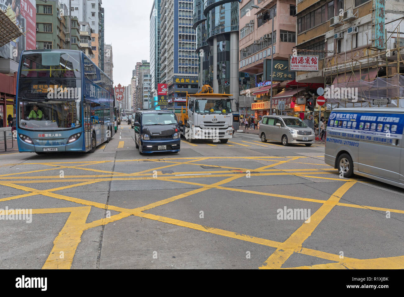 KOWLOON, HONG KONG - APRIL 22, 2017: Morning Traffic at Street ...