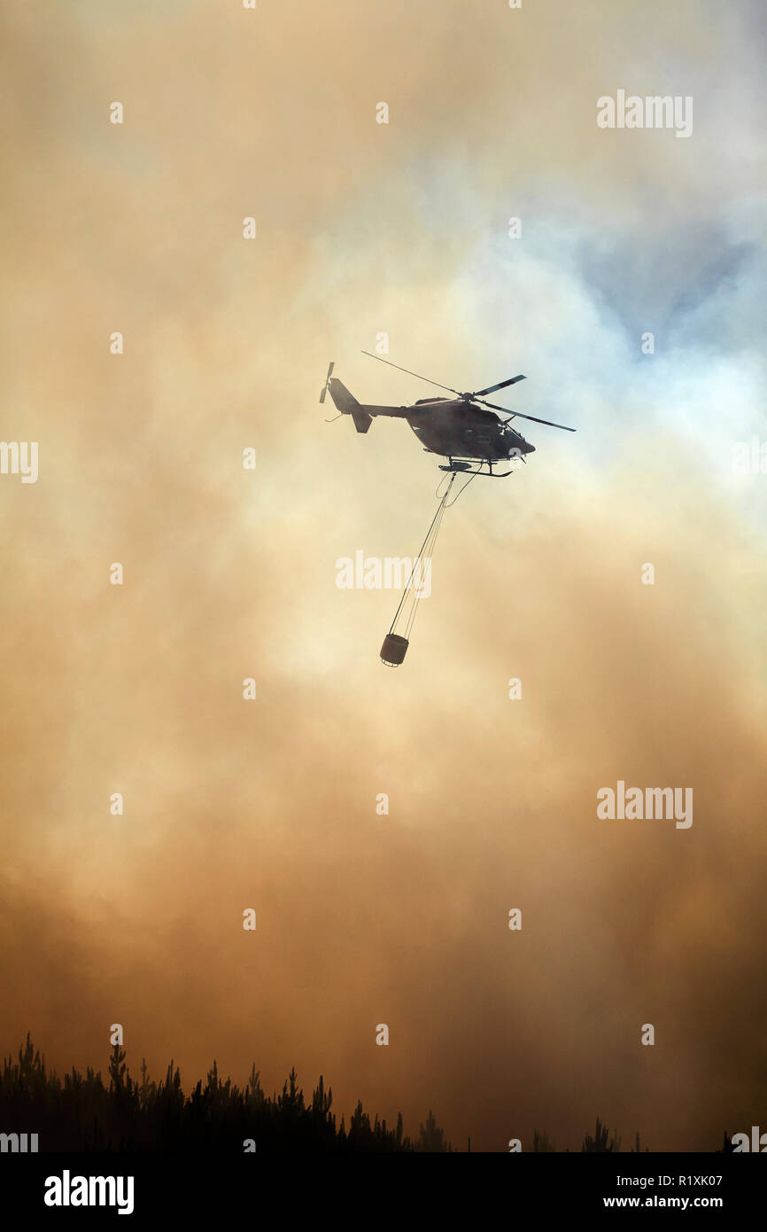 Aerial fire fighting hi-res stock photography and images - Alamy