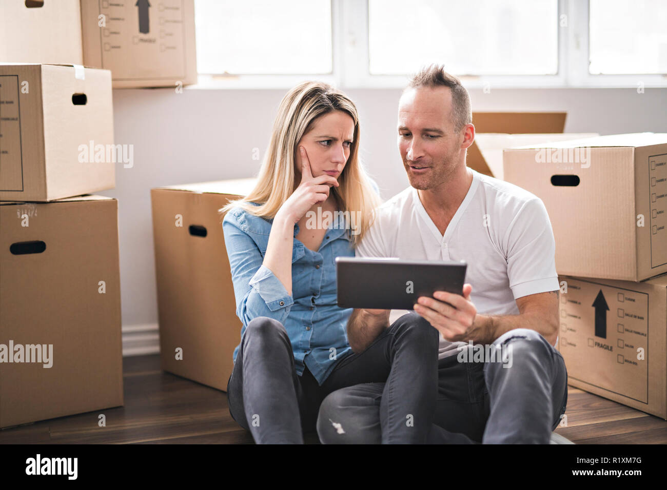 Show moving house hi-res stock photography and images - Alamy