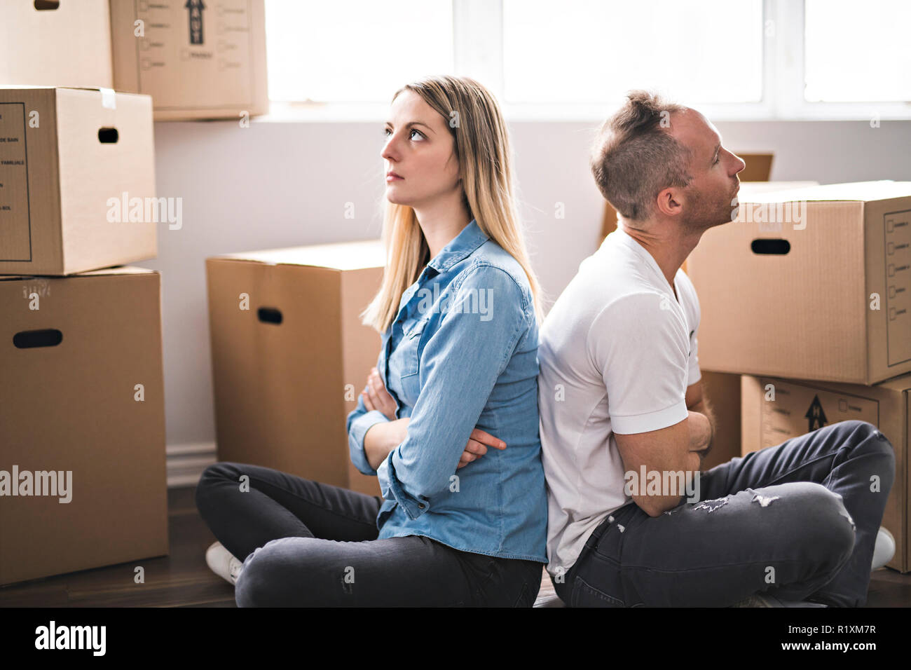 Sad moving house hi-res stock photography and images - Alamy