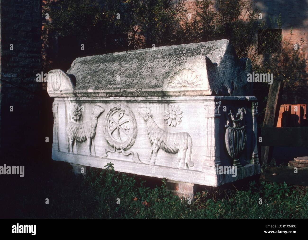 Sarcophagus roman period coffin hi-res stock photography and images - Alamy