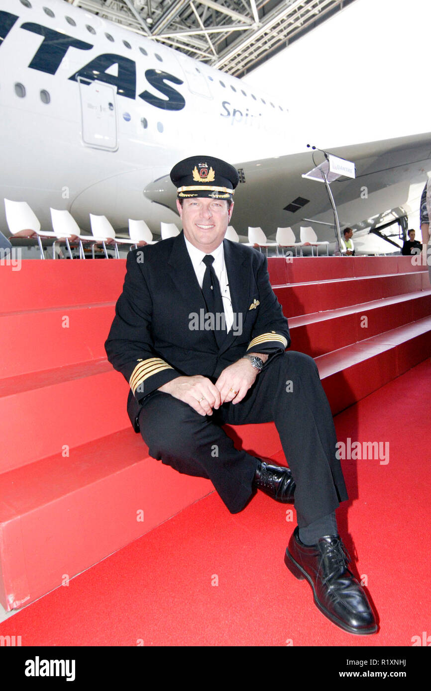 Qantas A380 pilot Captain Peter Probert Qantas welcomes its first A380 ...