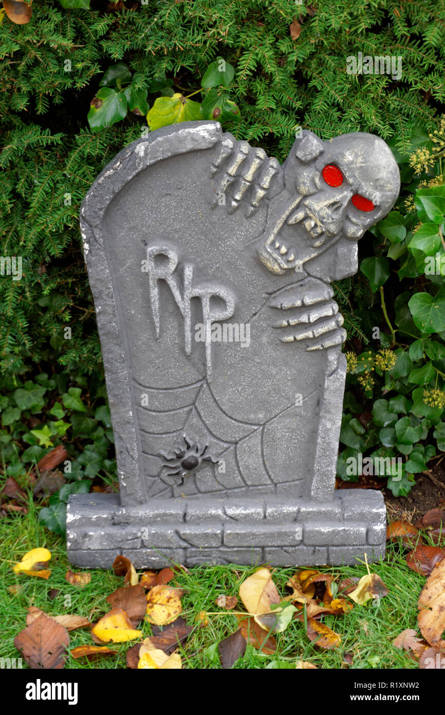 Ghoul halloween hi-res stock photography and images - Alamy