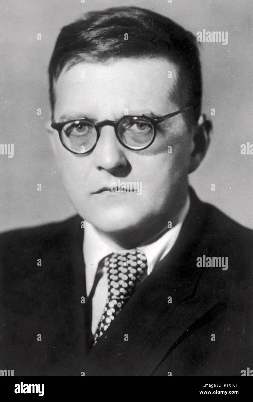 DMITRI SHOSTAKOVICH (1906-1975) Russian composer and pianist about 1950 ... DMITRI SHOSTAKOVICH (1906-1975) Russian composer and pianist about 1950 ...