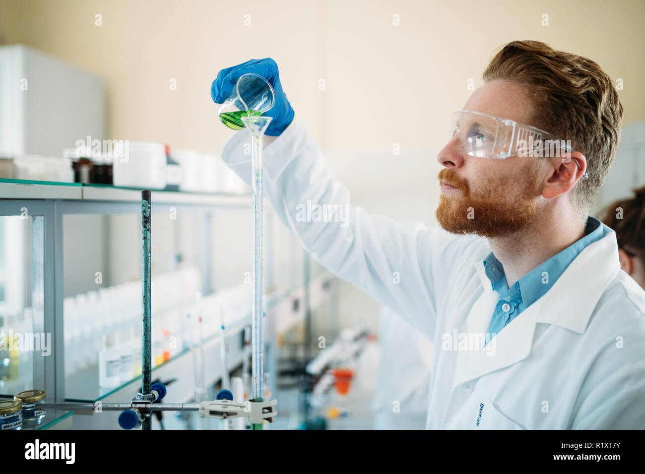 Male technician laboratory hi-res stock photography and images - Alamy