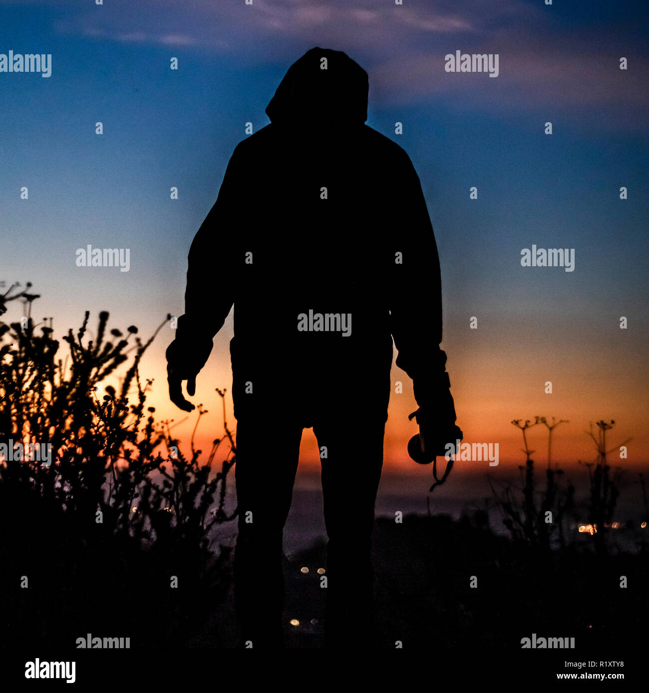 Facing the horizon hi-res stock photography and images - Alamy