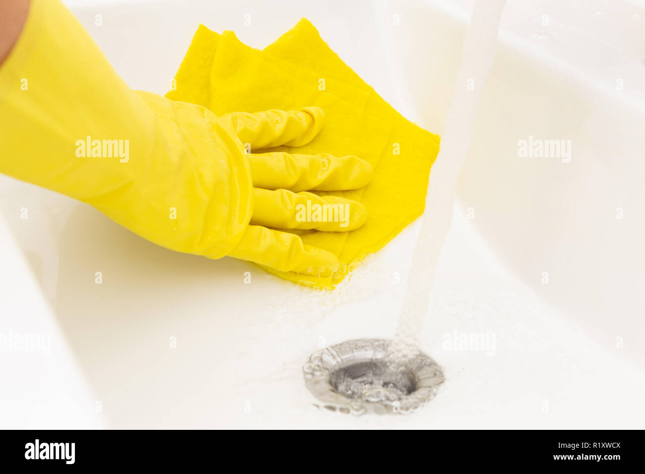 Cleaning Sink Cloth High Resolution Stock Photography and Images - Alamy