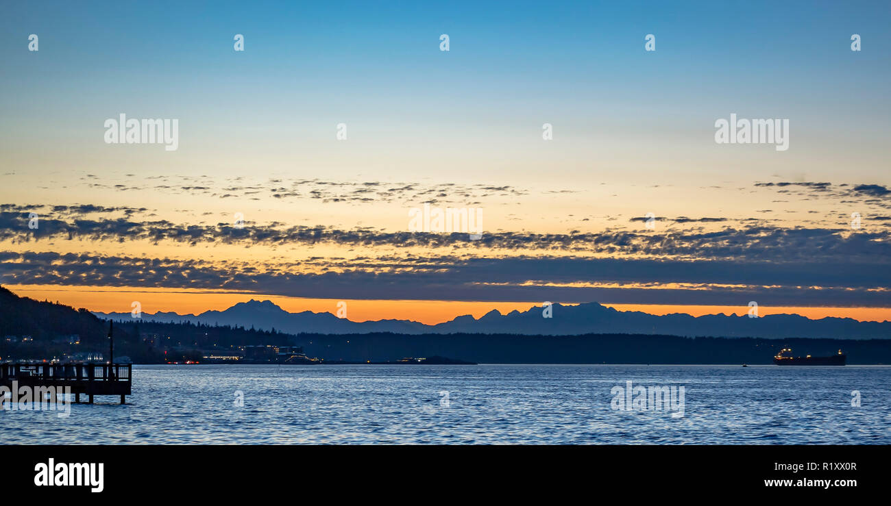 Pier boats and sunset in Tacoma Washington Stock Photo - Alamy