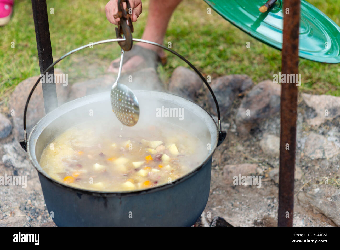 Pot on campfire hi-res stock photography and images - Alamy