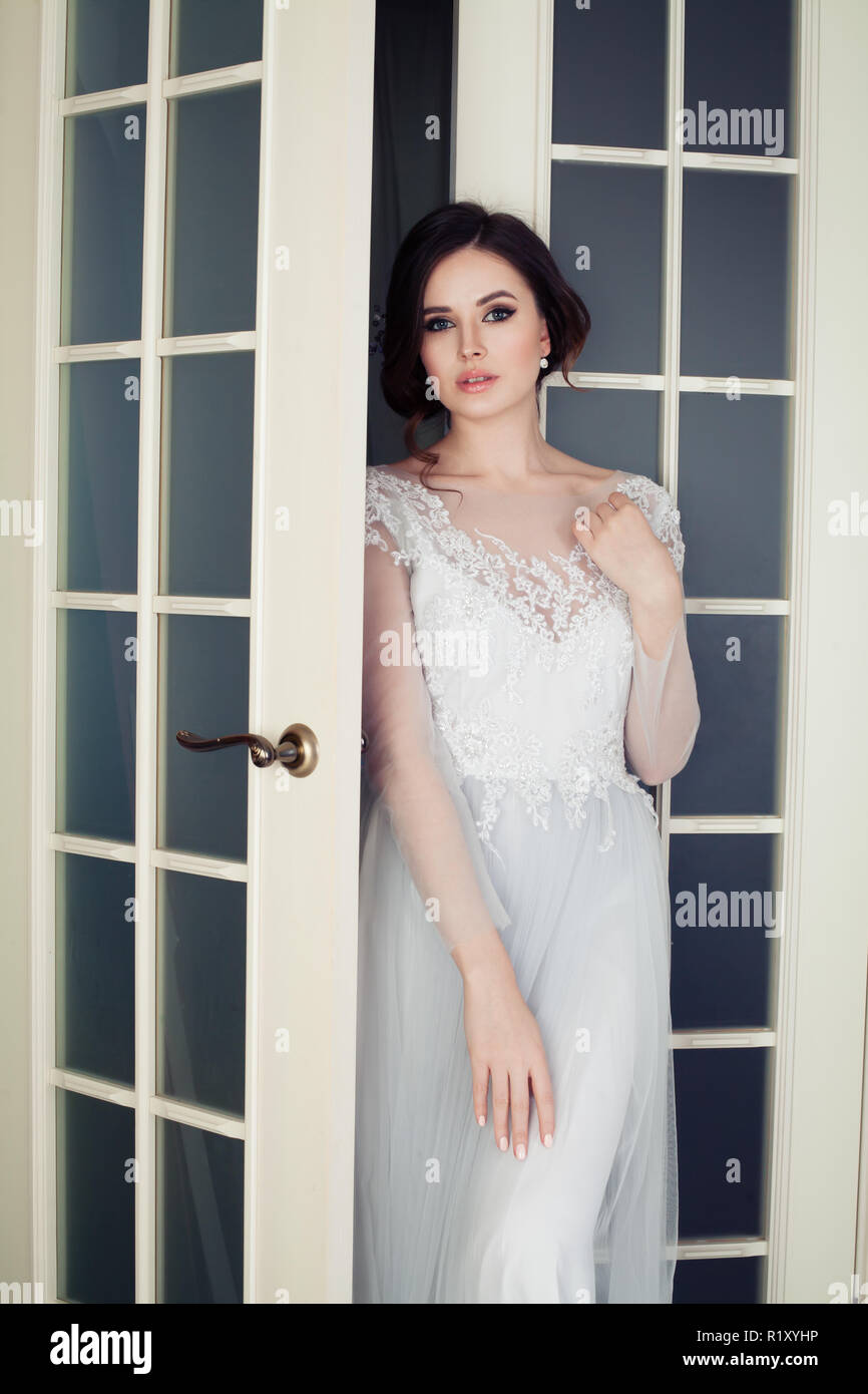 Bridal model hi-res stock photography and images - Alamy