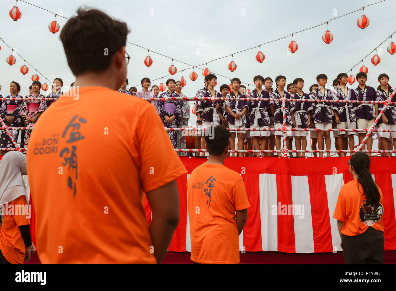 Japanese odori dancers hi-res stock photography and images - Alamy