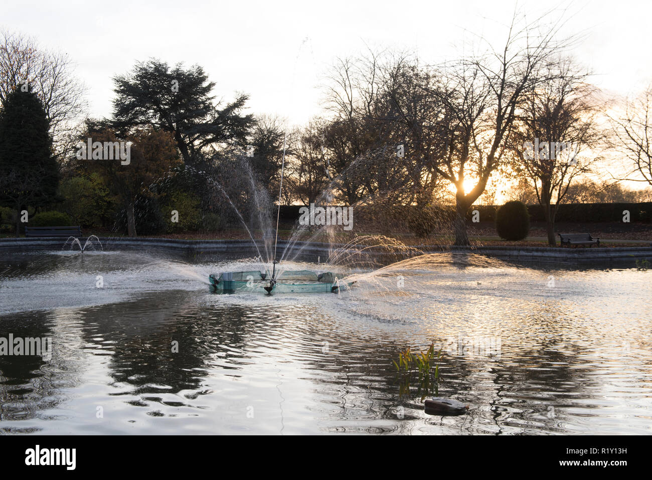 Autumn sunset at Victoria Embankment Memorial Park in Nottingham ...