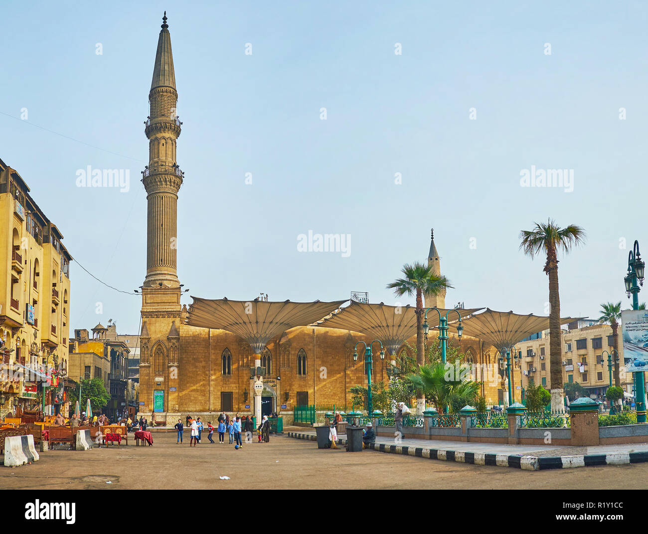 CAIRO, EGYPT - DECEMBER 21, 2017: Hasan El-Adawy Square is busy part of ...