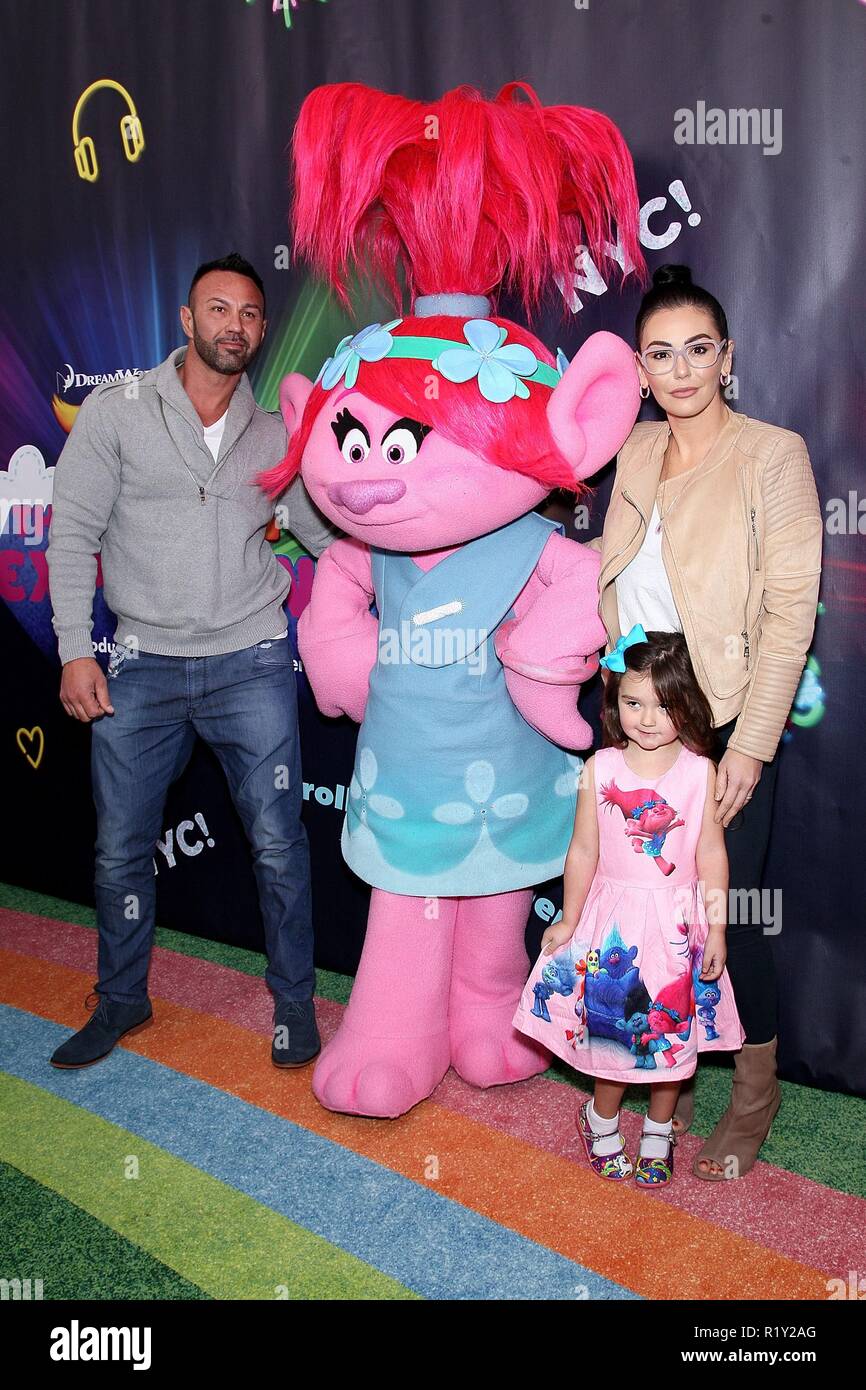 Farley and meilani alexandra mathews hi-res stock photography and ...