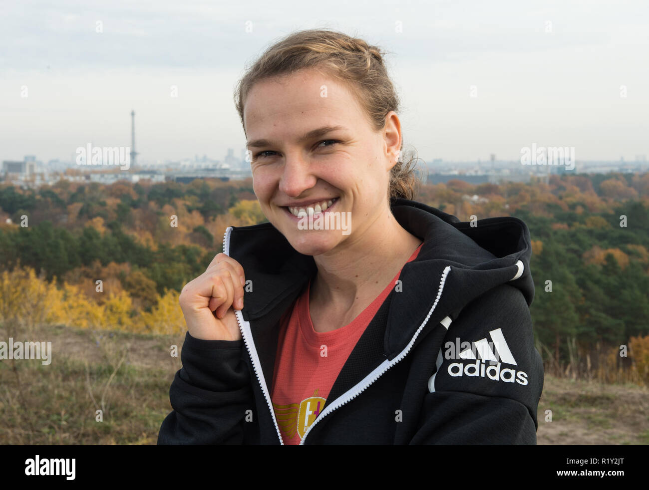 Lisa hahner hi-res stock photography and images - Alamy