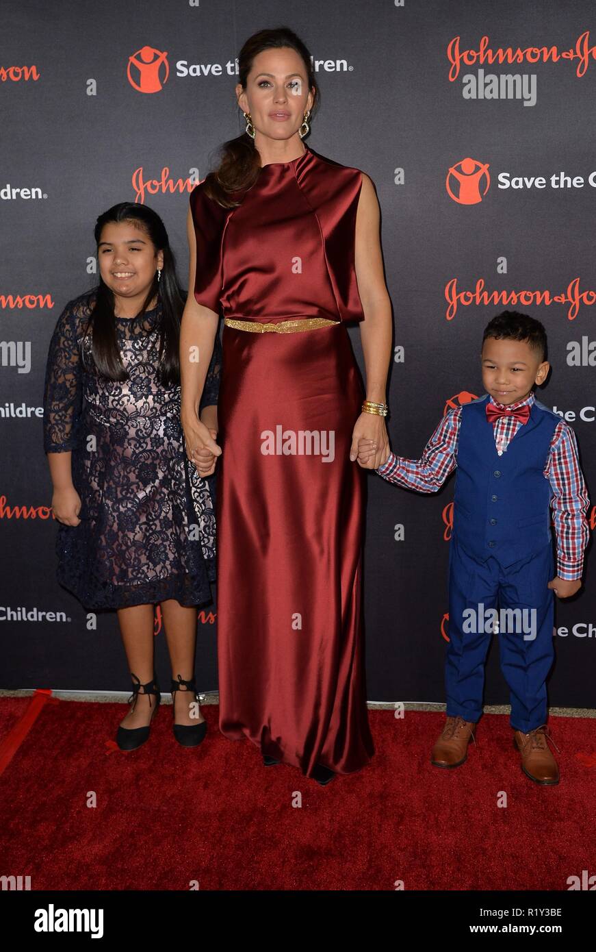 New York, NY, USA. 14th Nov, 2018. Sophia Ramirez, Jennifer Garner ...