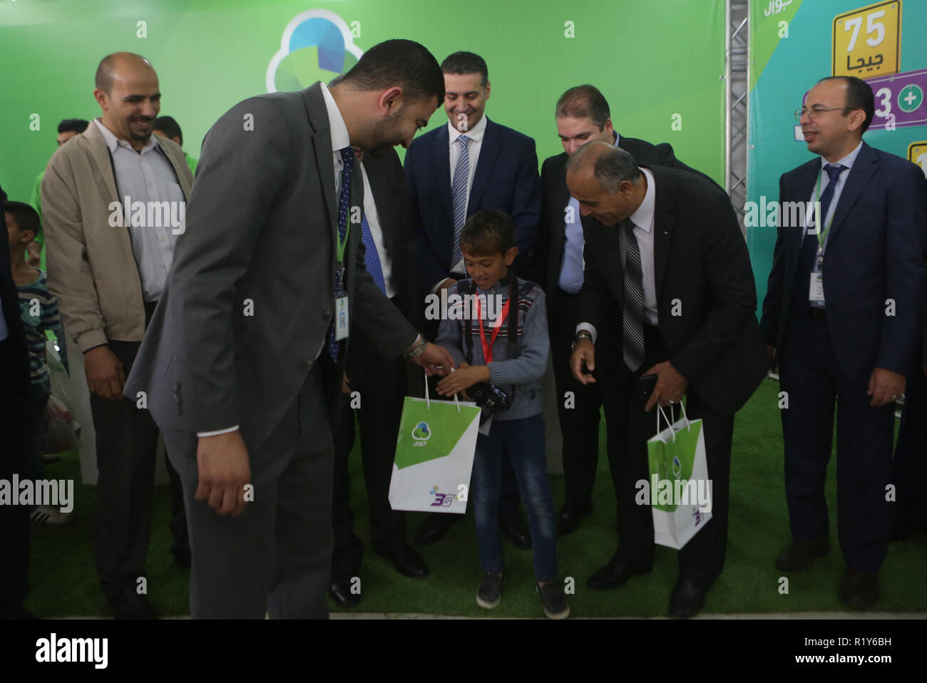 Jenin, West Bank, Palestinian Territory. 15th Nov, 2018. Palestinian attend opening of the Food ...