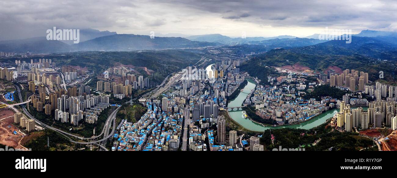Chongqing, Chongqing, China. 15th Nov, 2018. Chongqing, CHINA-Scenery ...